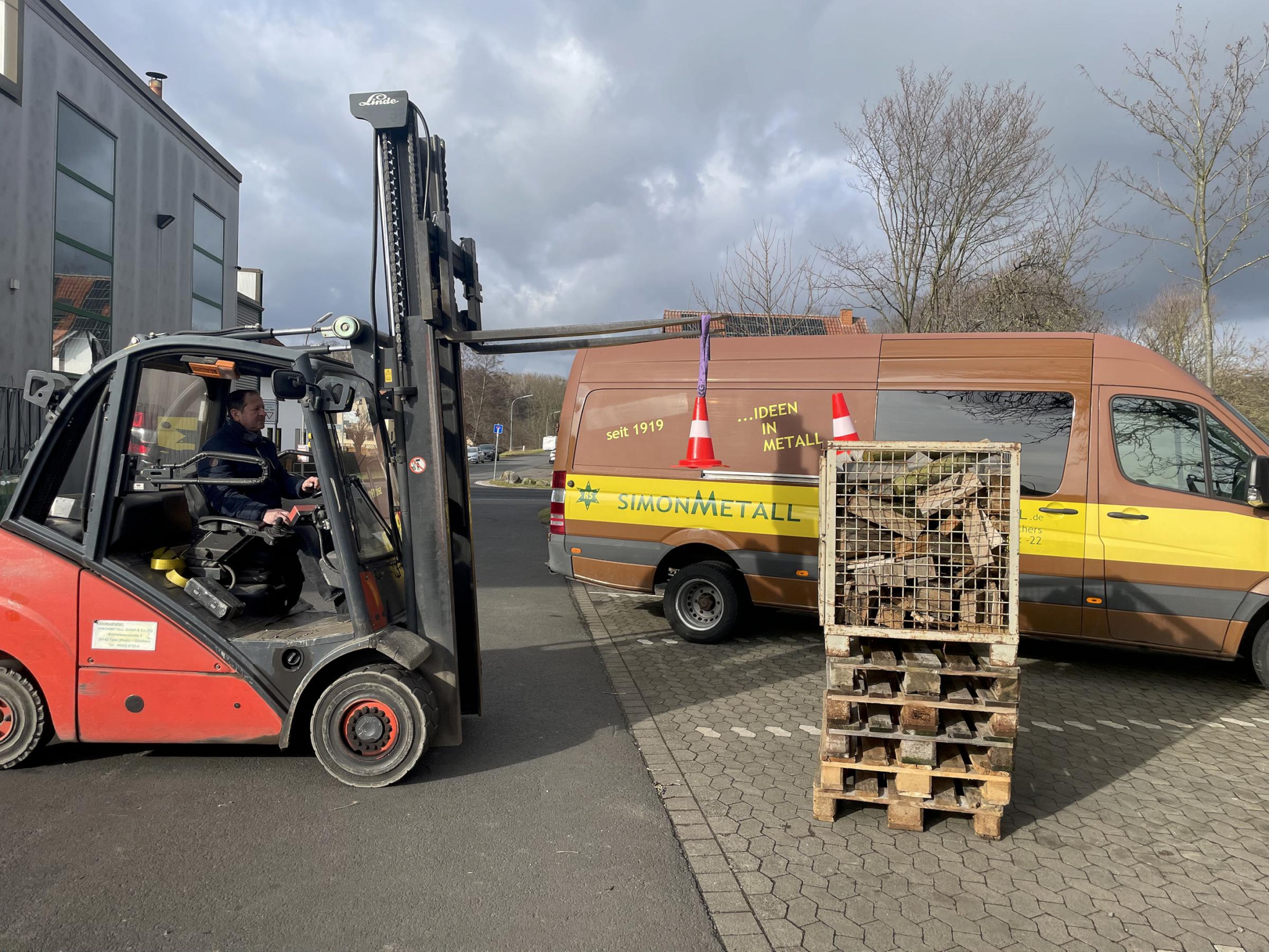 Bedienausweis für Flurförderzeuge - Staplerschein bei SIMONMETALL ...